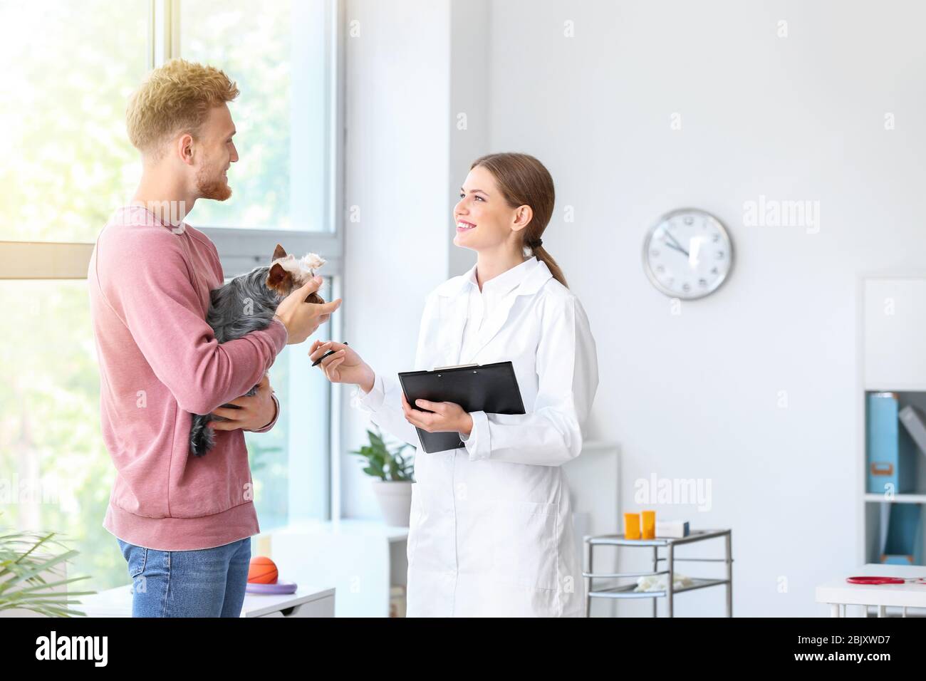 Dog visiting hospital hi-res stock photography and images - Alamy