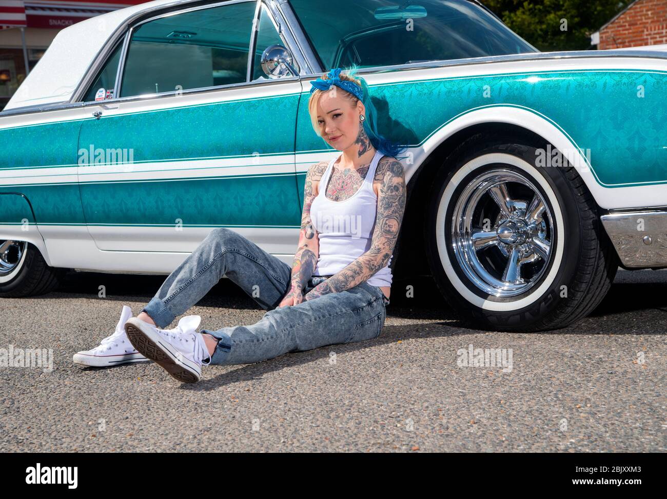Hot rod car girl hi-res stock photography and images - Alamy