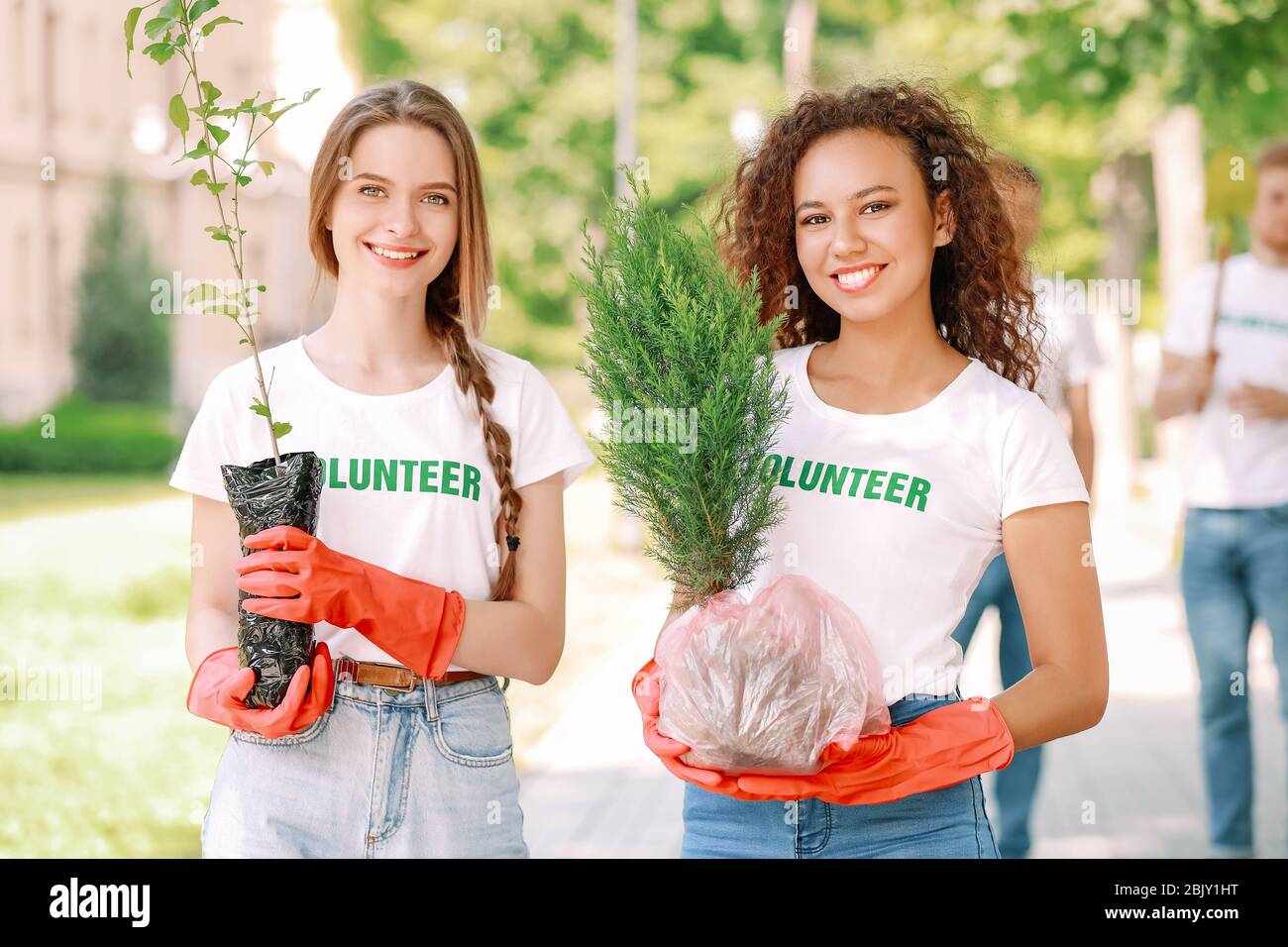 American female volunteers hi-res stock photography and images - Alamy