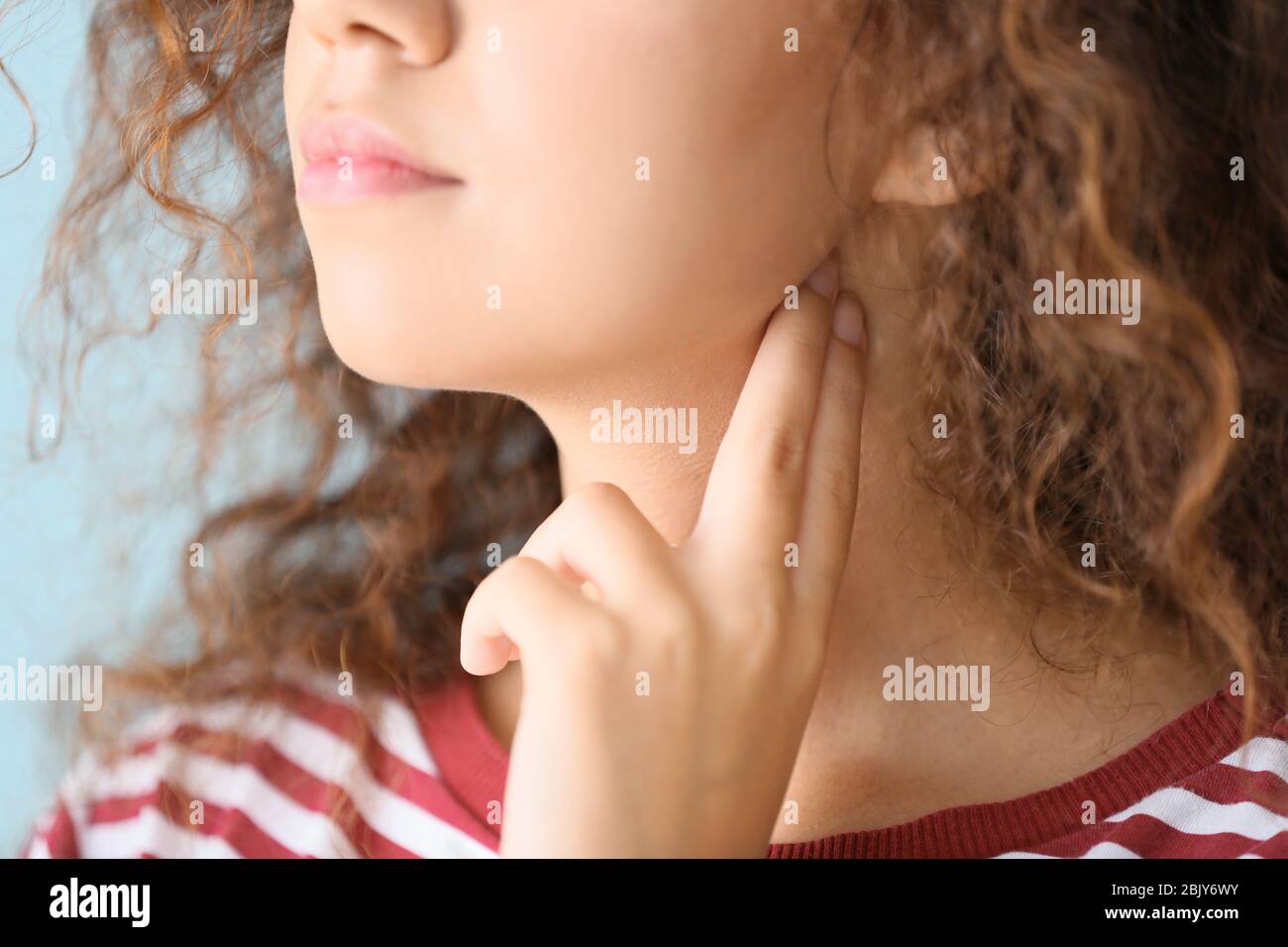 Checking pulse neck hi-res stock photography and images - Alamy