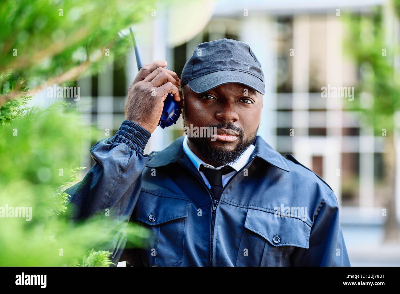 Security guard african american hi-res stock photography and images - Alamy