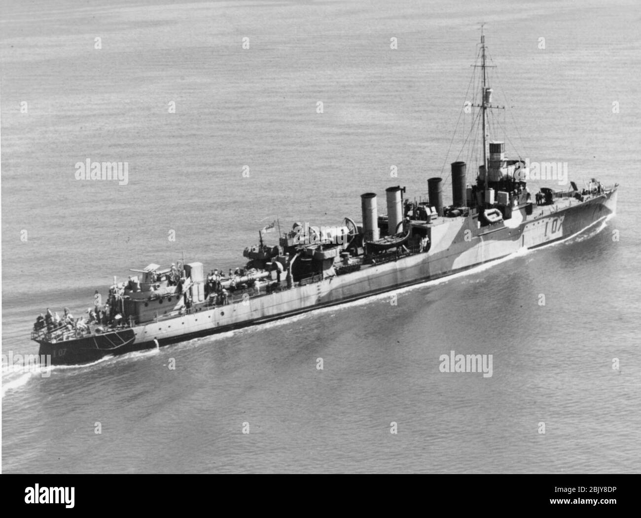 HMS Roxburgh (I07) underway in Hampton Roads on 3 September 1942 Stock ...