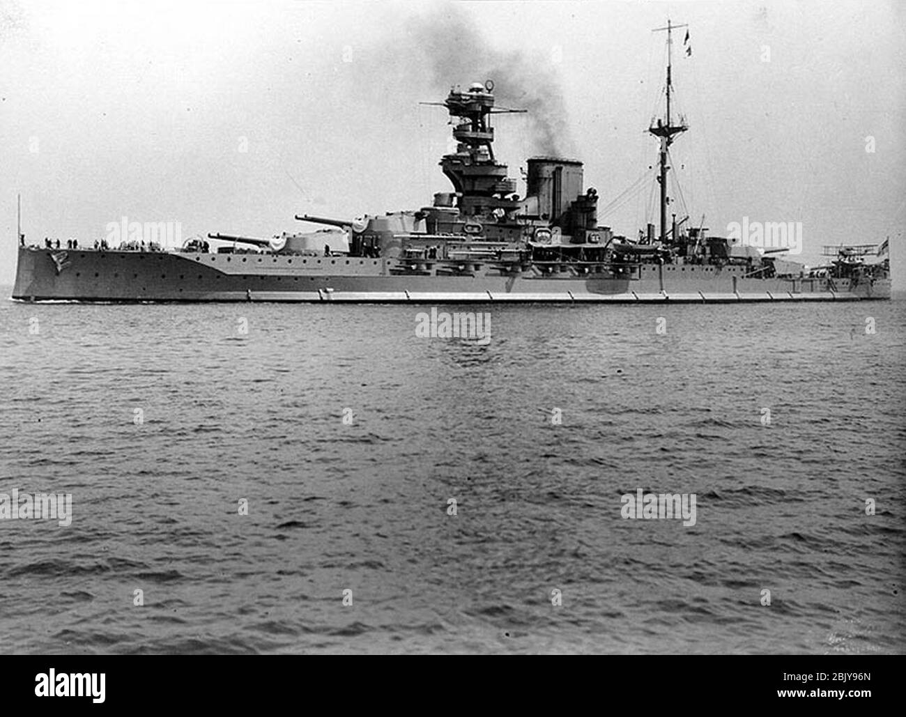 Hms valiant hi-res stock photography and images - Alamy