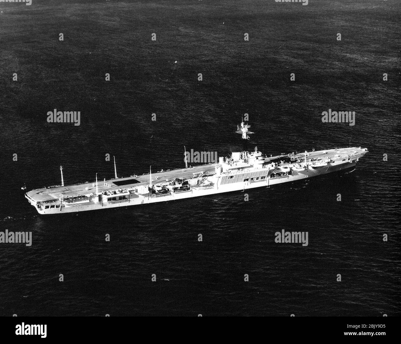 R31 hms warrior hi-res stock photography and images - Alamy