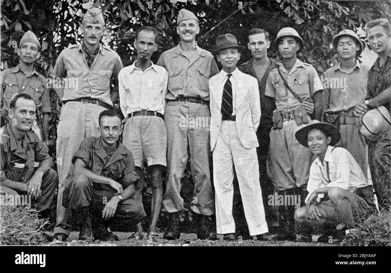 Ho Chi Minh (third from left standing) and the OSS in 1945 Stock Photo ...