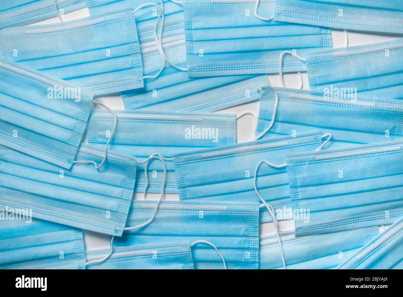 Blue medical masks hi-res stock photography and images - Alamy