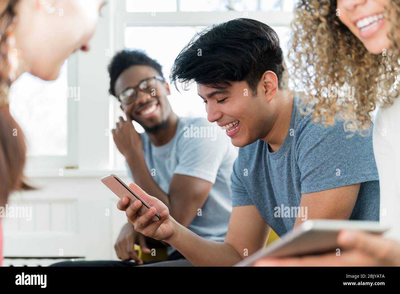 African american men hanging out hi-res stock photography and images ...