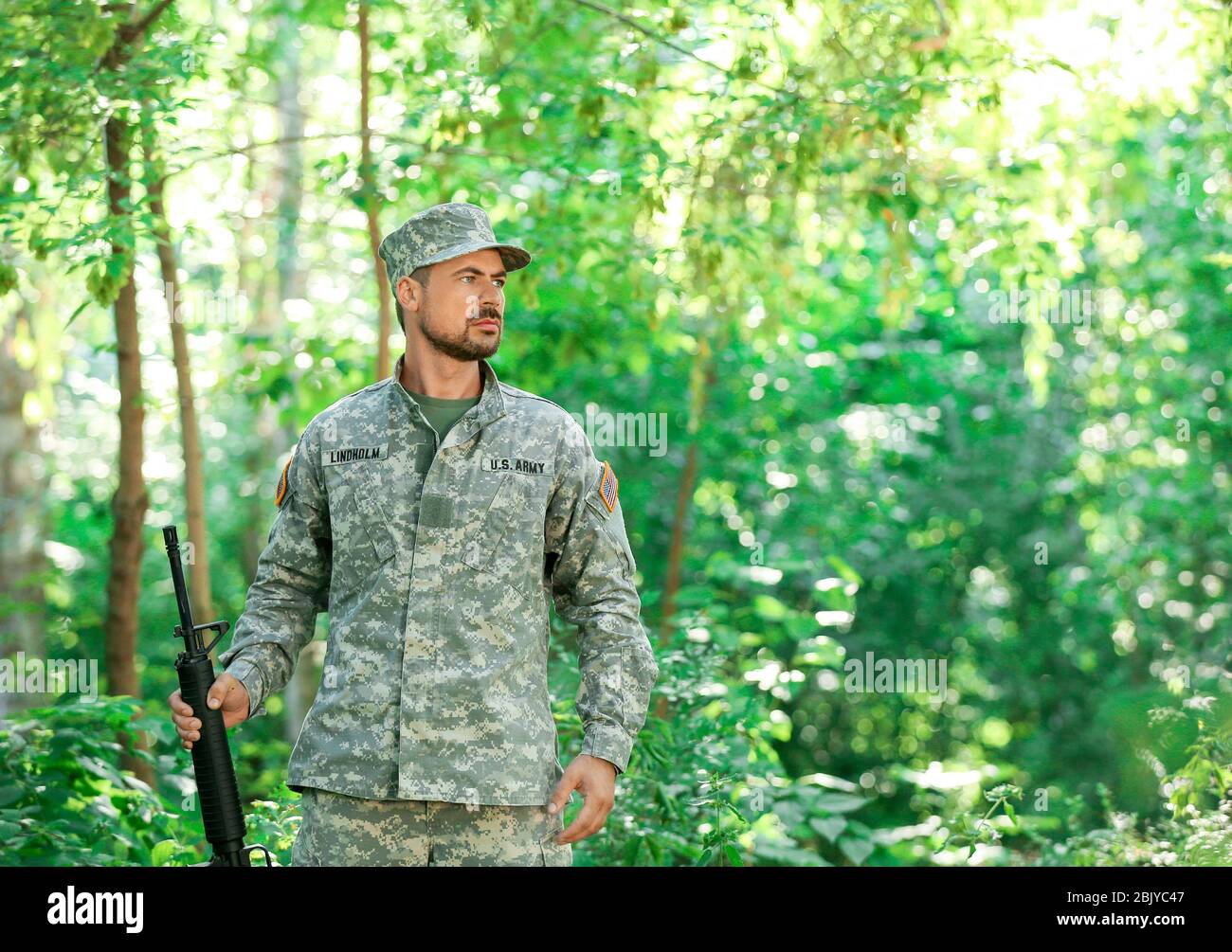 Man firing assault rifle hi-res stock photography and images - Alamy