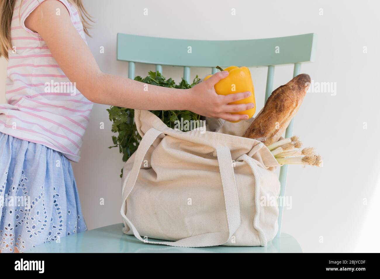 Shopping bag food products hi-res stock photography and images - Alamy