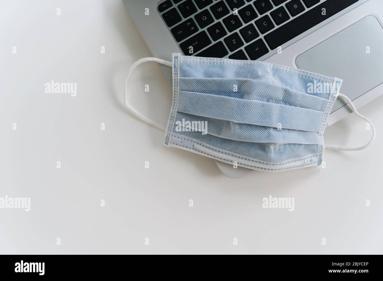 Covid 19 mask home hi-res stock photography and images - Alamy
