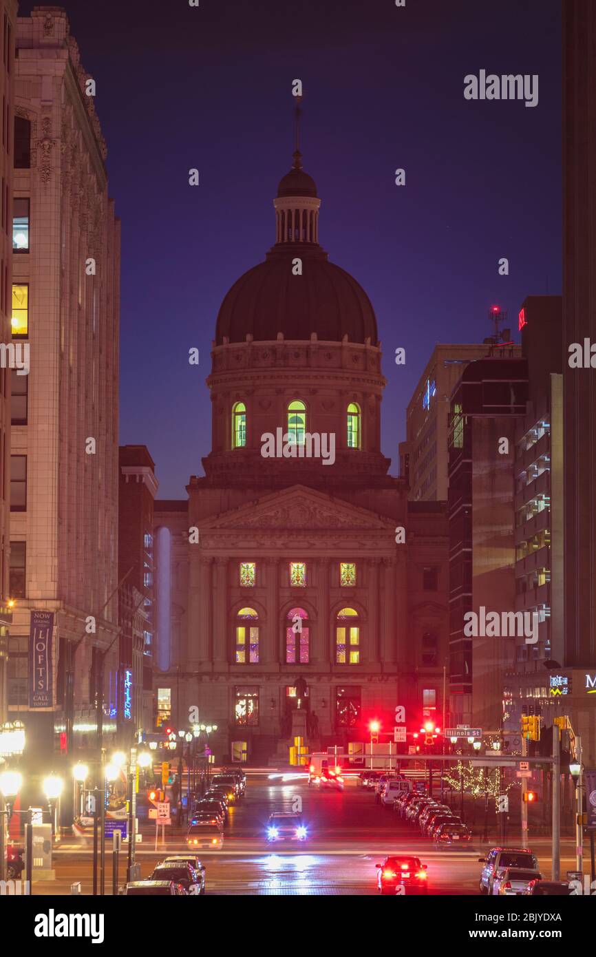 Indianapolis skyline at night hi-res stock photography and images - Alamy