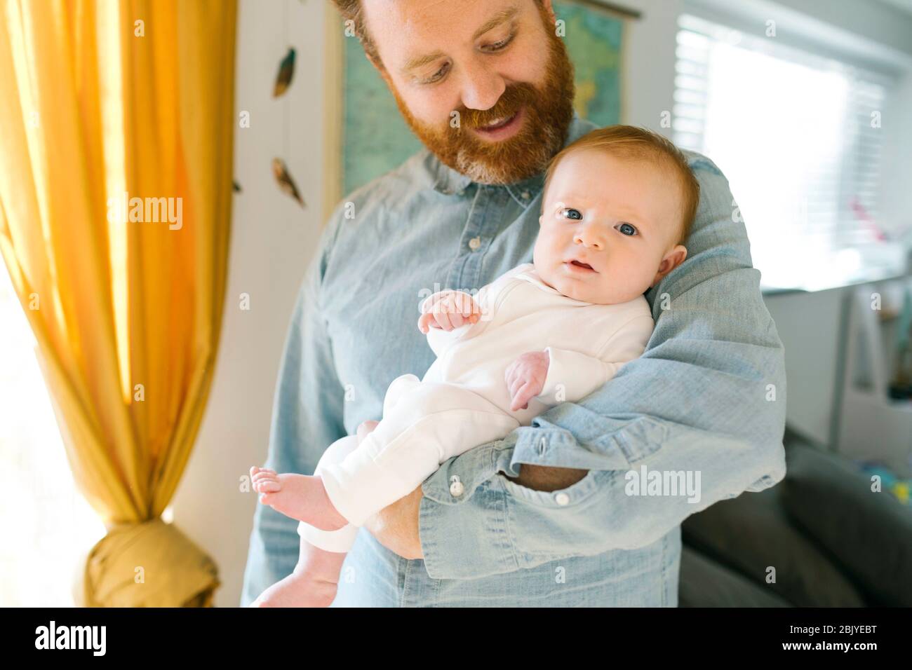 Boy father parent son family hi-res stock photography and images - Alamy