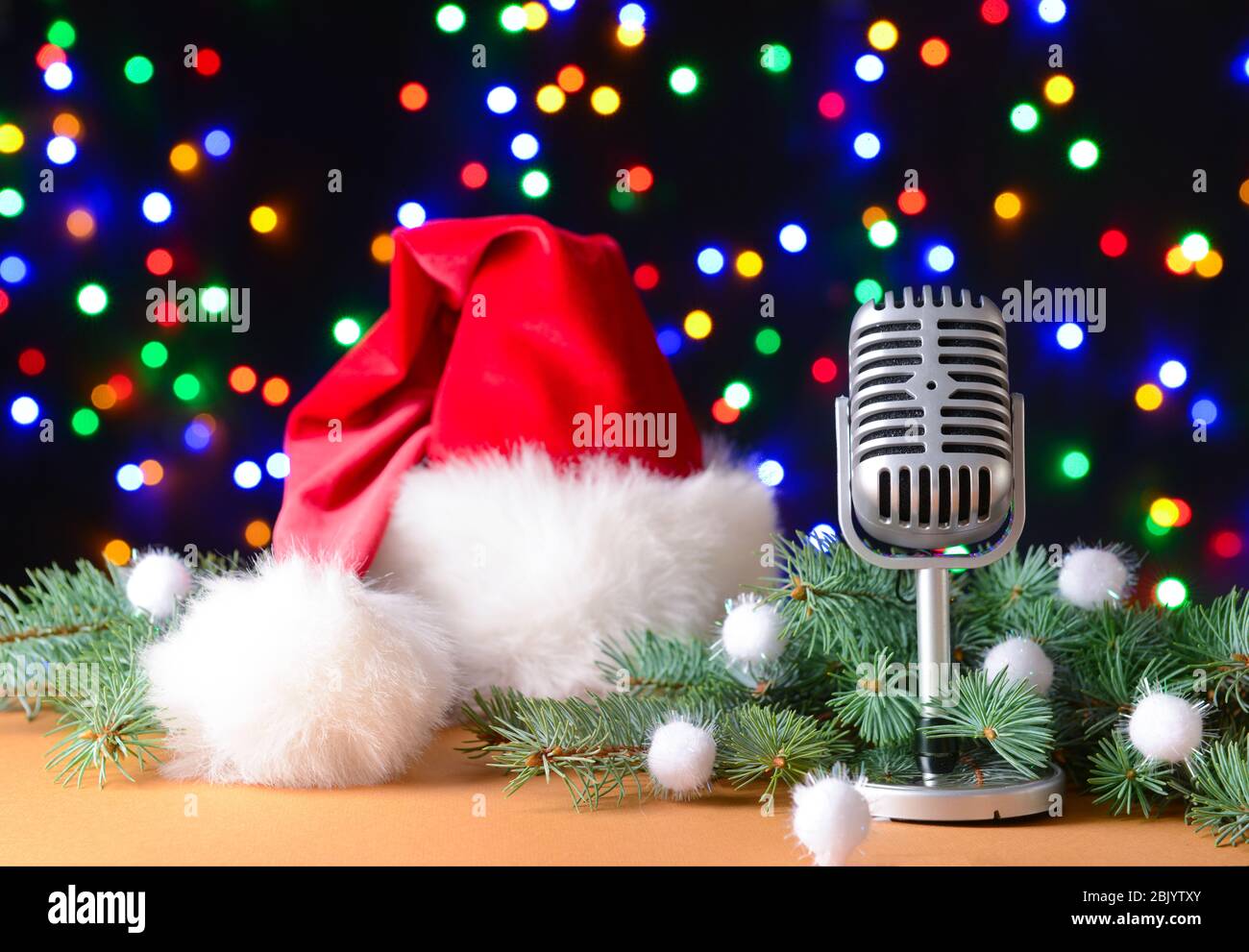 Retro microphone santa hat hi-res stock photography and images - Alamy