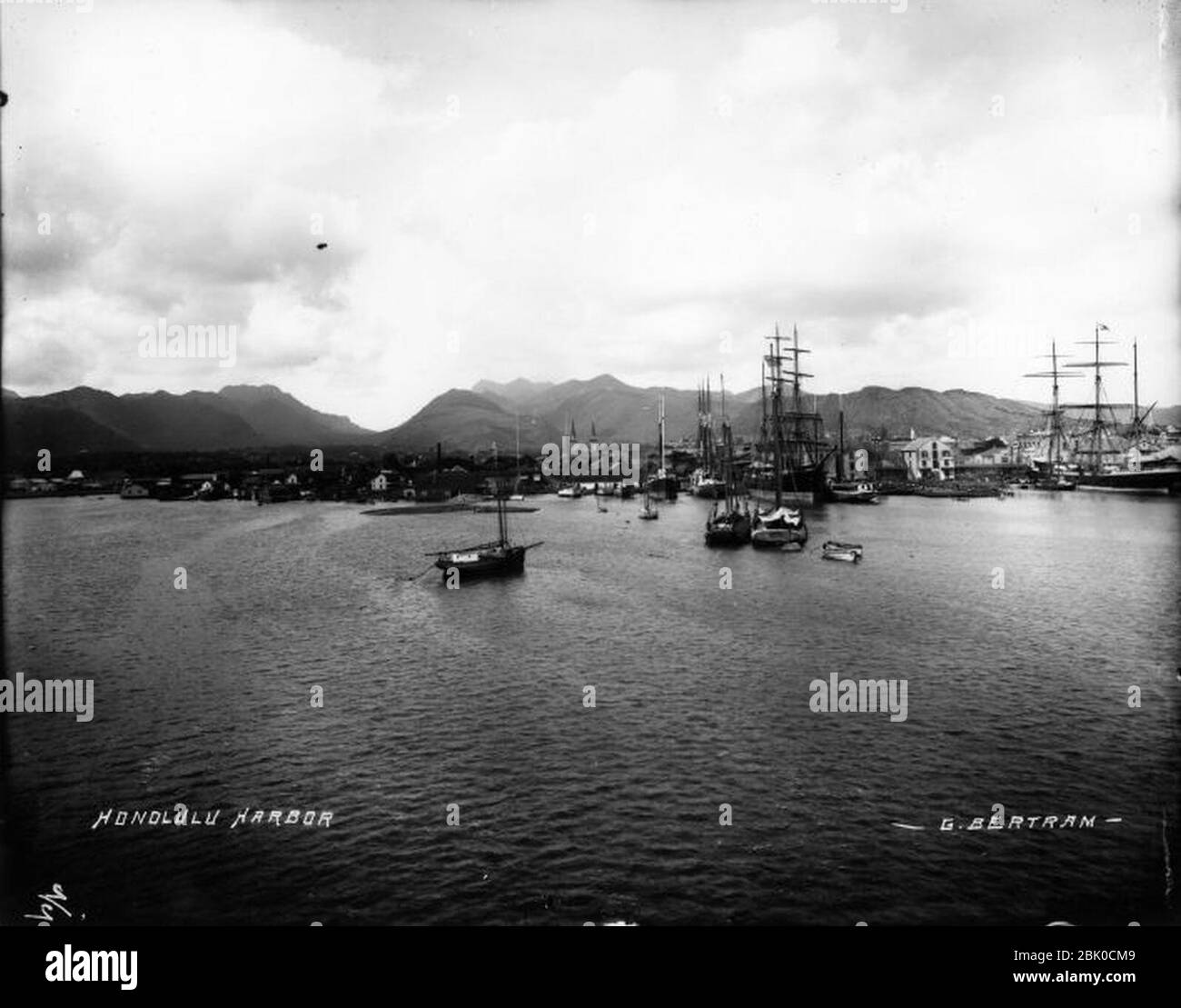Archival honolulu harbor hi-res stock photography and images - Alamy
