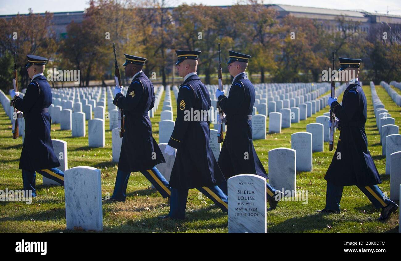 Honor Guard Rifle Team with Pentagon (15303654283 Stock Photo - Alamy