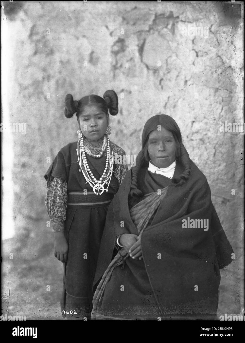 Hopi mother and daughter from a wealthy family at Mishongnovi ...