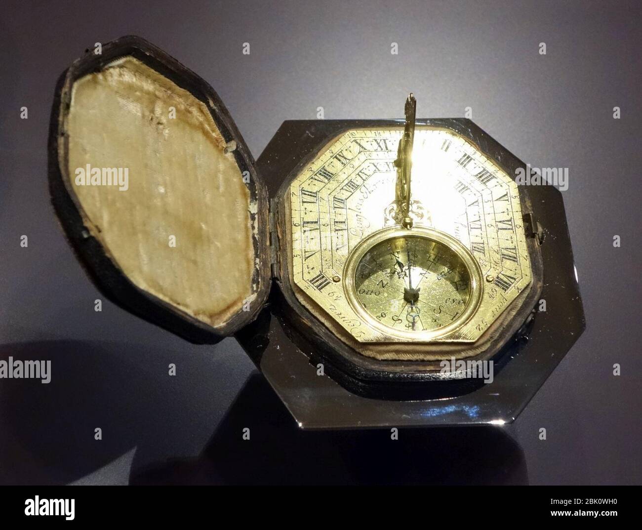 Horizontal sundial (Butterfield dial), Charles Francois Langlois, Paris ...