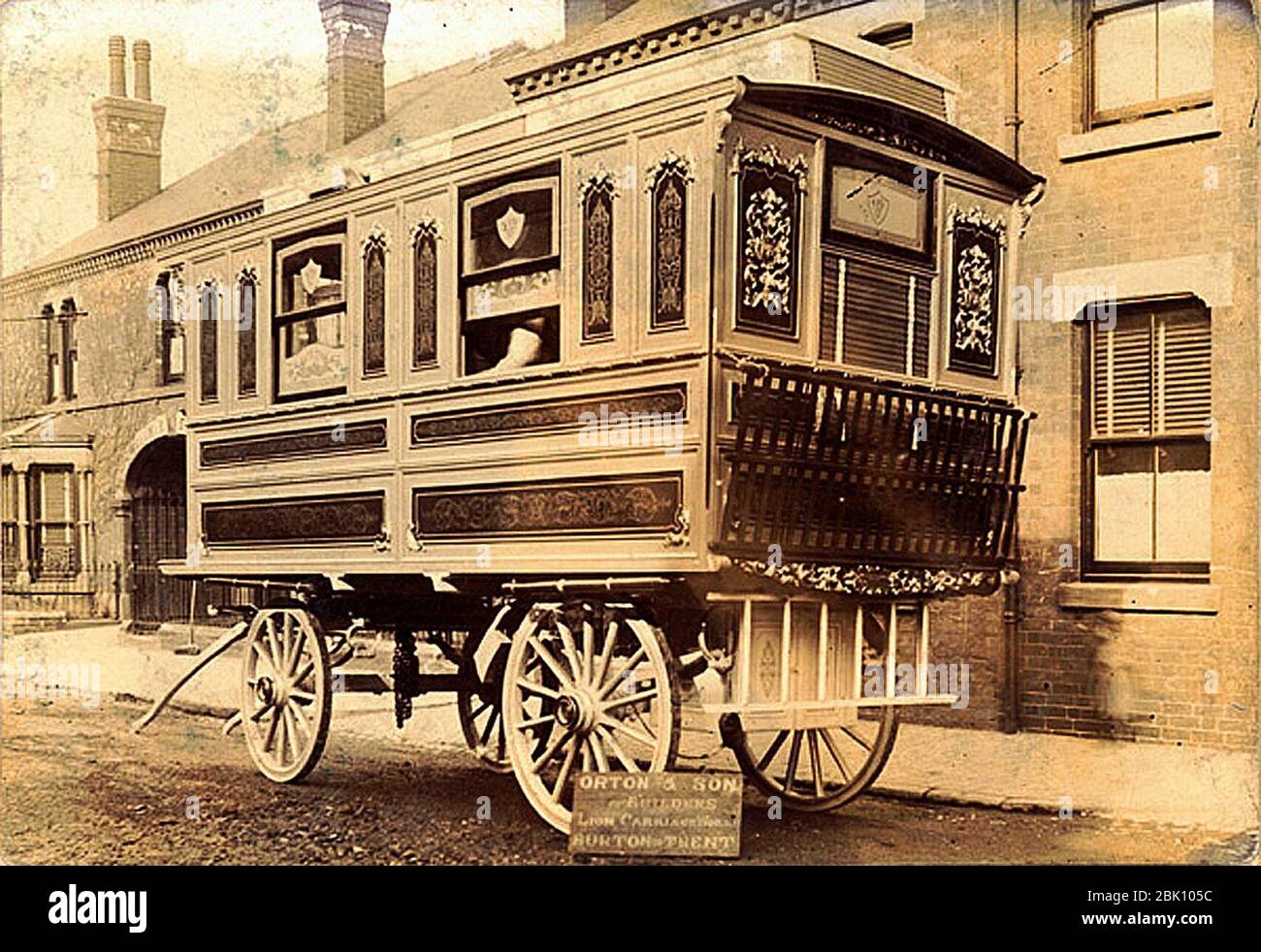 Horse drawn living van Stock Photo - Alamy