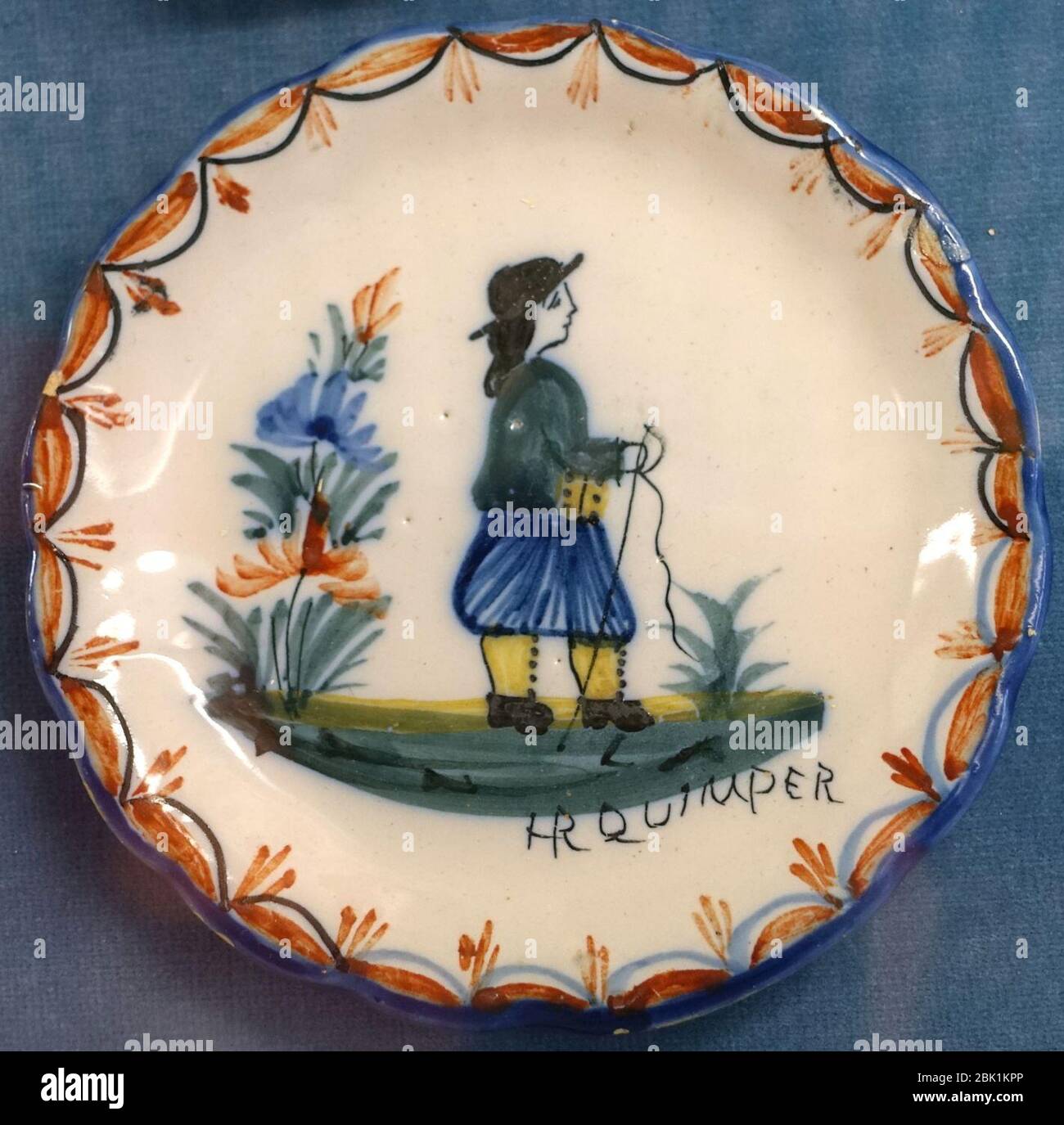 Quimper faience hi-res stock photography and images - Alamy