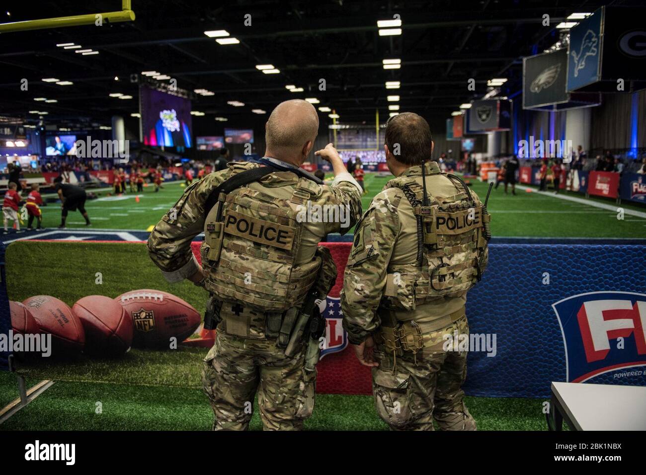 HSI SRT Security at the Minneapolis Convention Center Stock Photo - Alamy