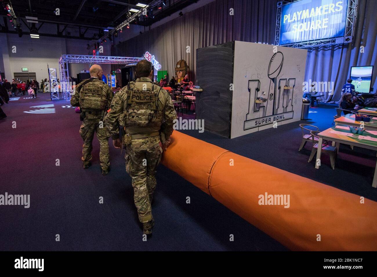 HSI SRT Security at the Minneapolis Convention Center Stock Photo - Alamy
