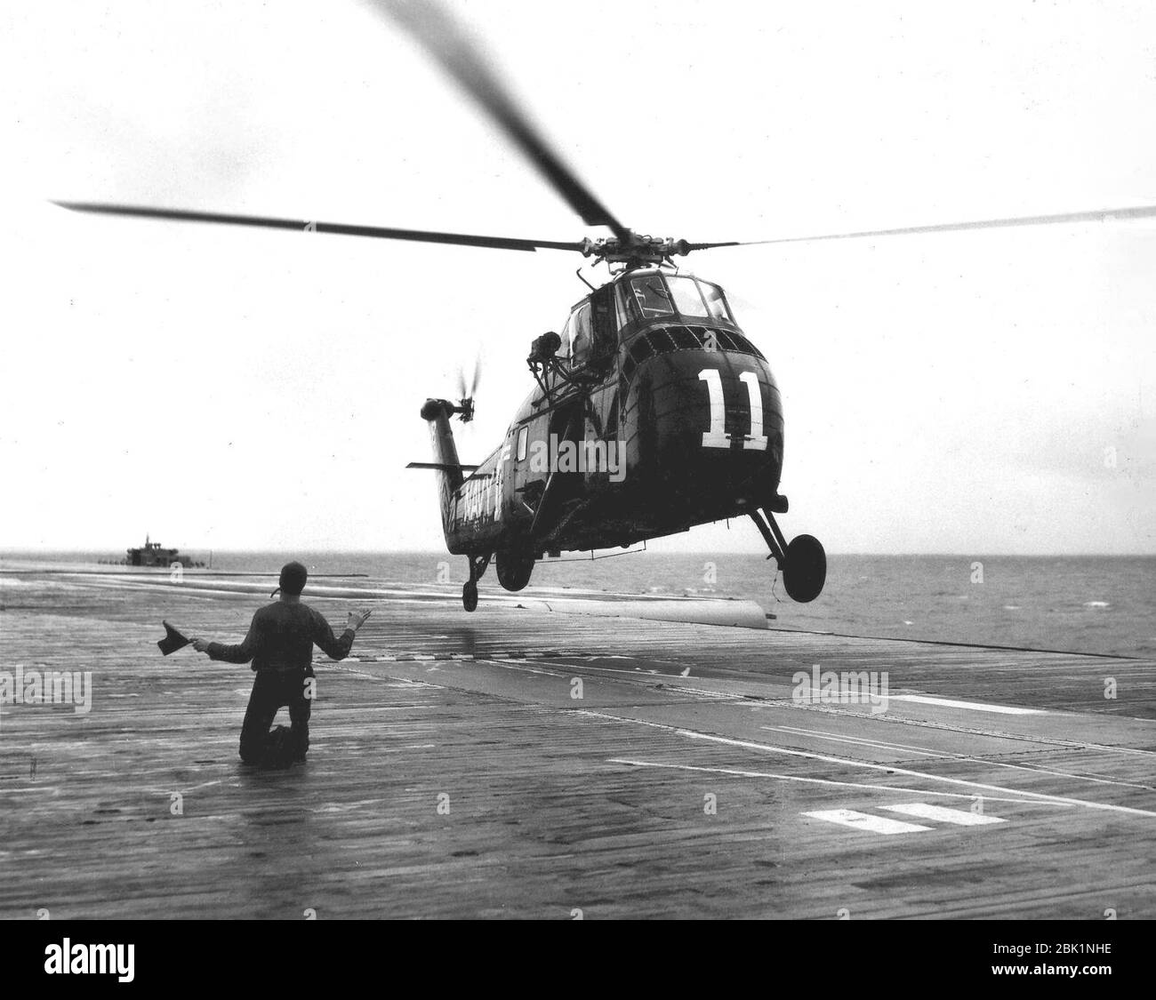 HSS-1 Seabat of HS-3 landing on USS Essex (CVA-9) in 1957 Stock Photo ...