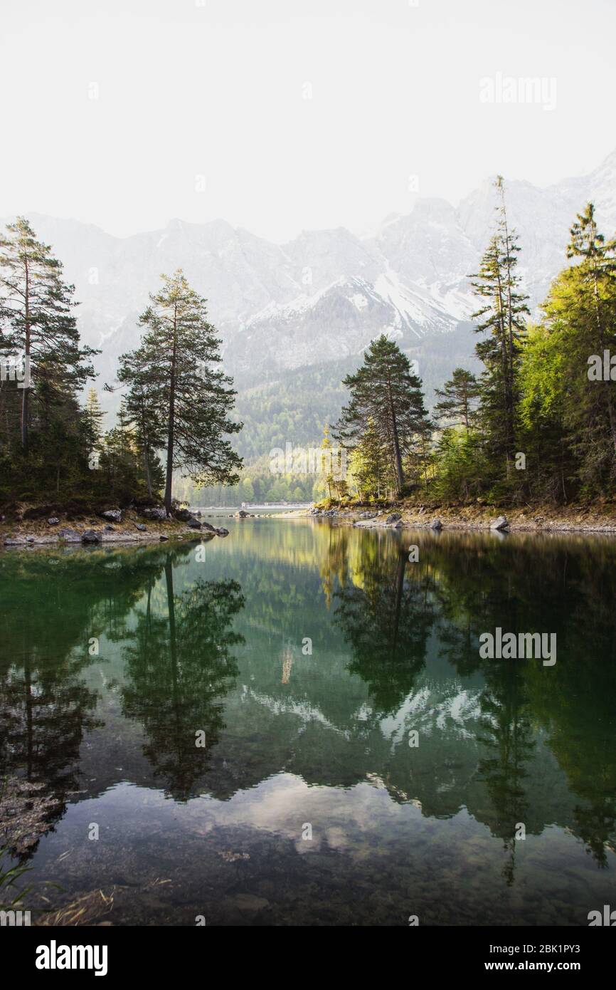 Reflection of Lake Eibsee infront of Zugspitze in Bavaria, Germany ...