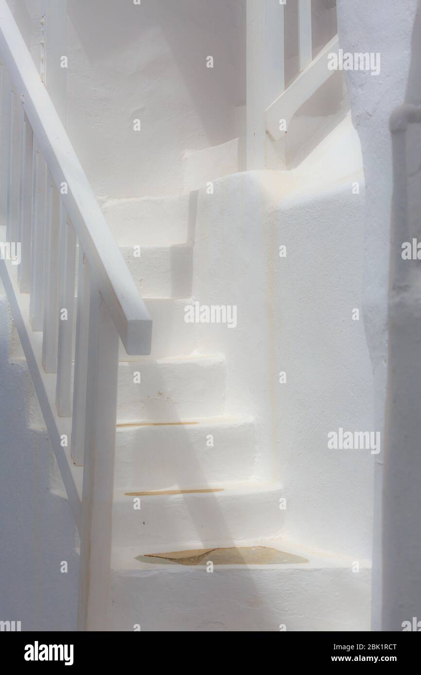 White steps leading to house, traditional greek architecture, Santorini ...