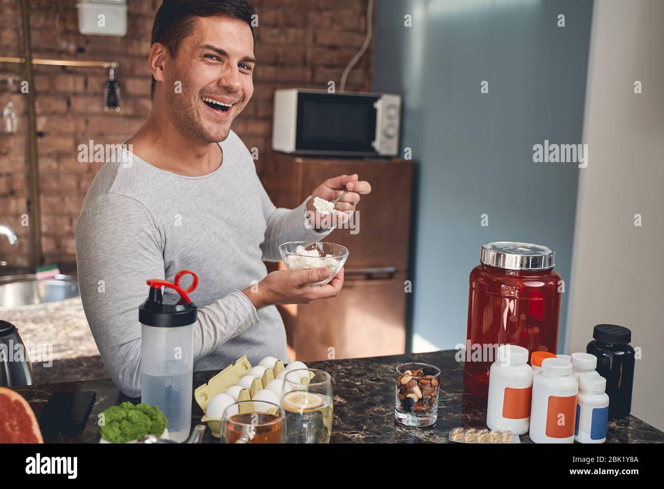 Athlete eating breakfast hi-res stock photography and images - Alamy