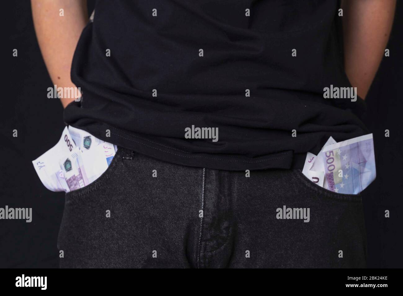 Man shows empty pocket no hi-res stock photography and images - Alamy