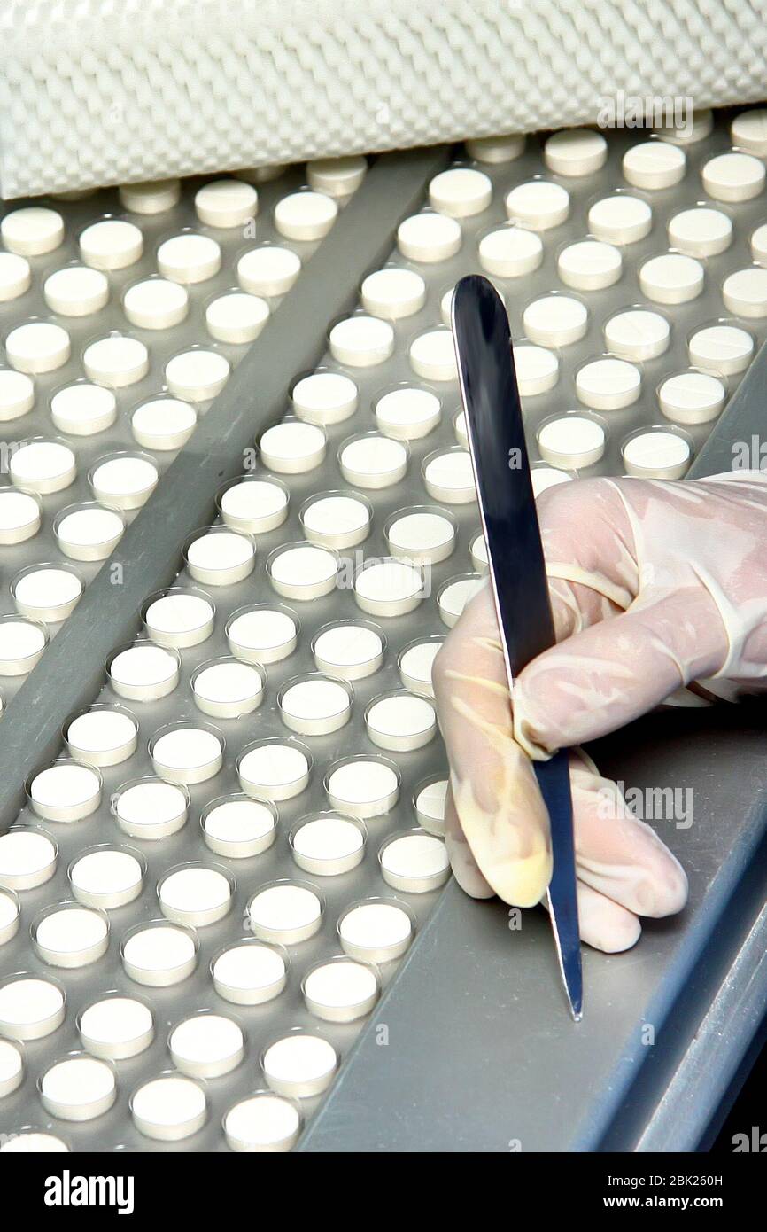 Capsule medicine pill production line, Industrial pharmaceutical ...