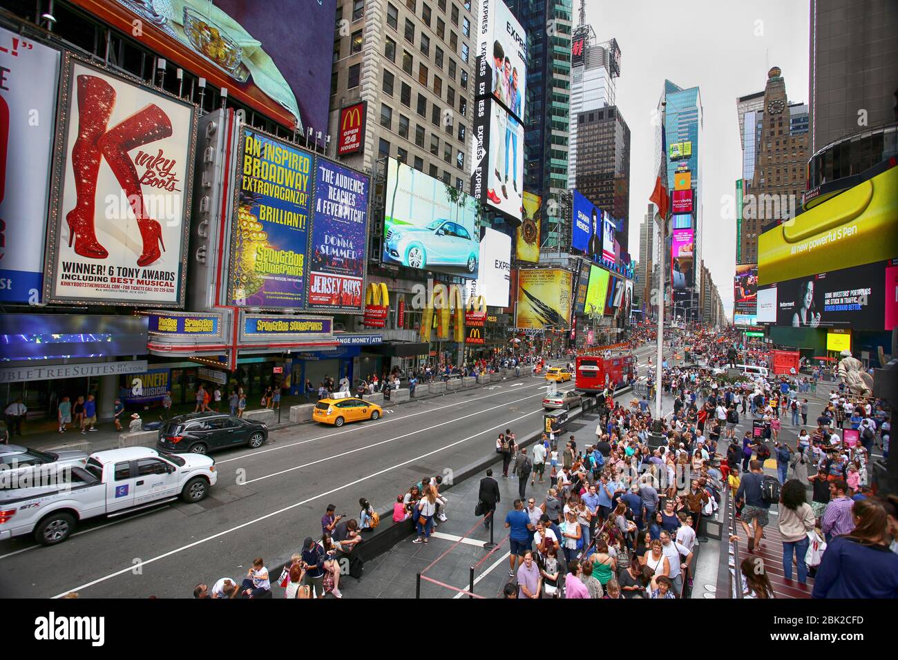 New York, USA – August 24, 2018: Crowded with many people walking Times ...