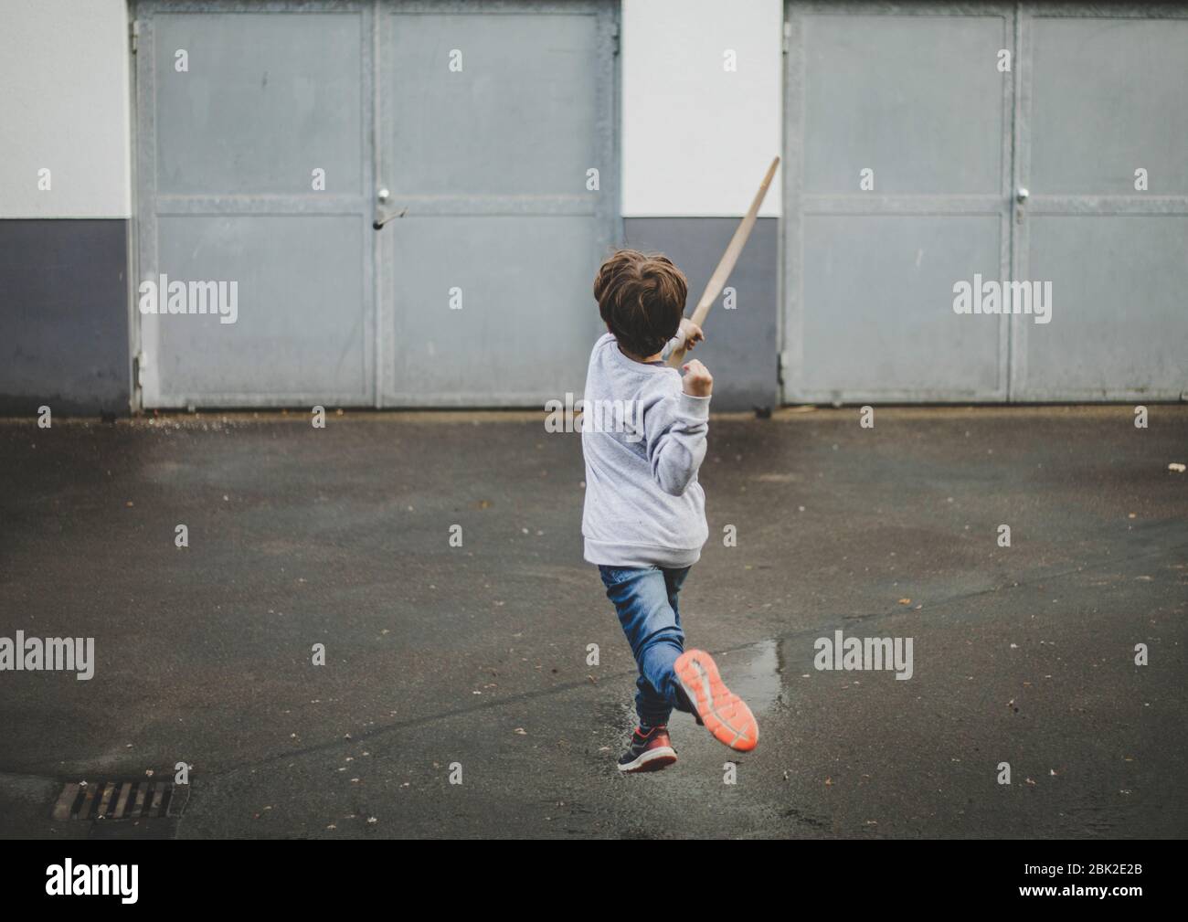 A boy doing archery Stock Photo - Alamy