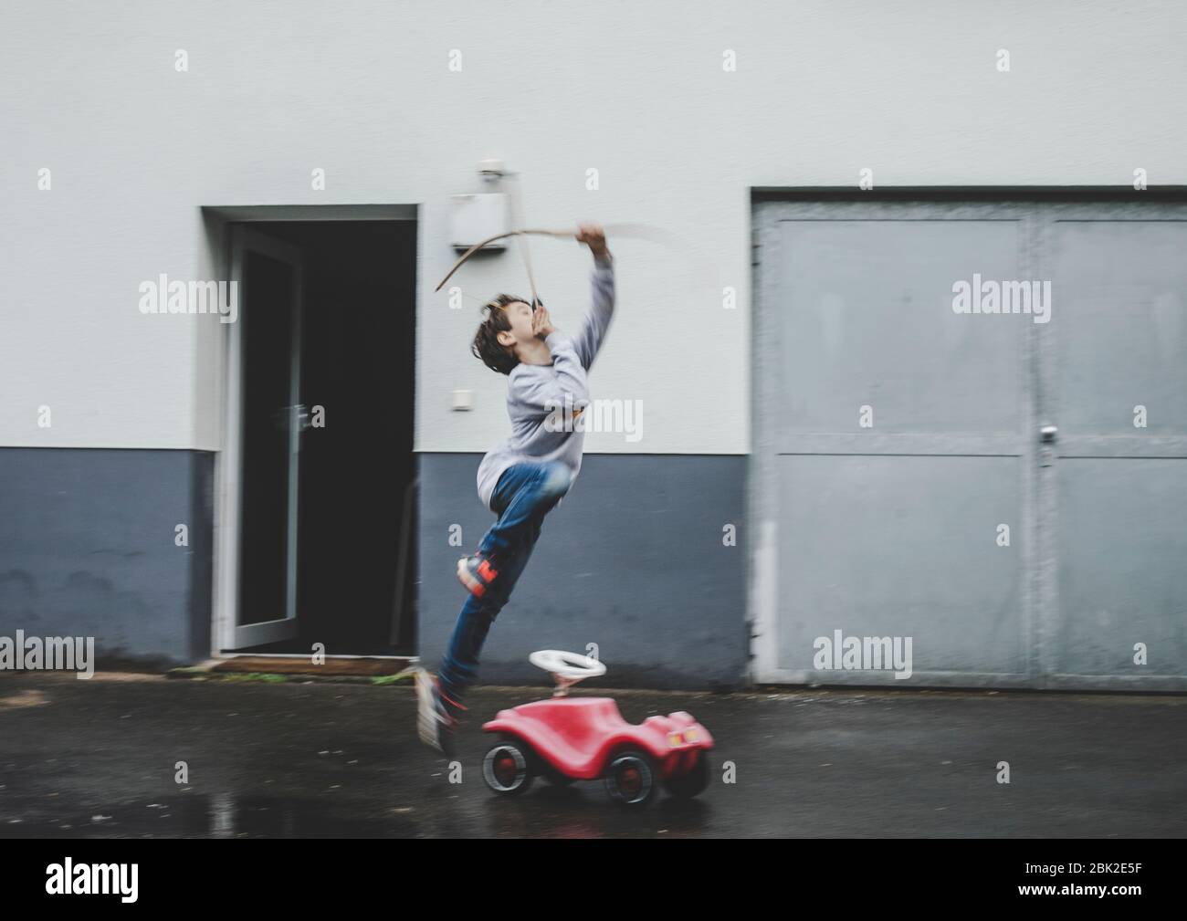 A boy doing archery Stock Photo - Alamy