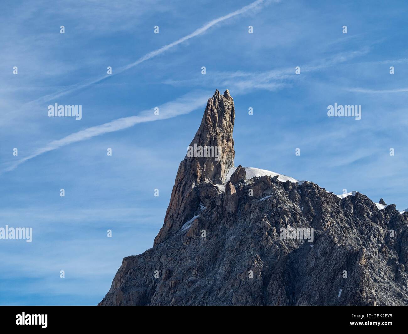 Giants tooth hi-res stock photography and images - Alamy