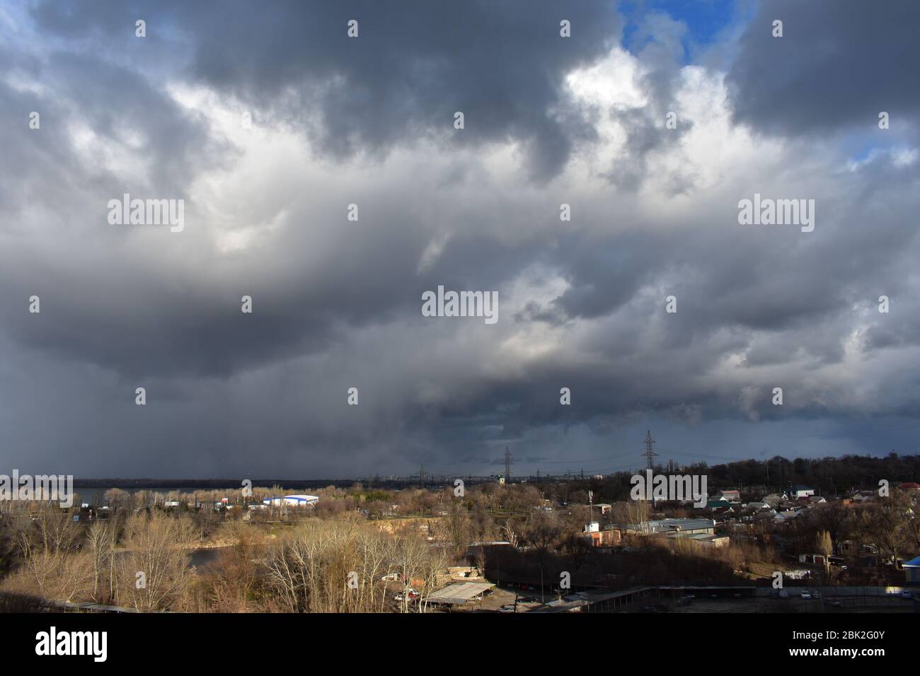 Cityscape with clouds hi-res stock photography and images - Alamy