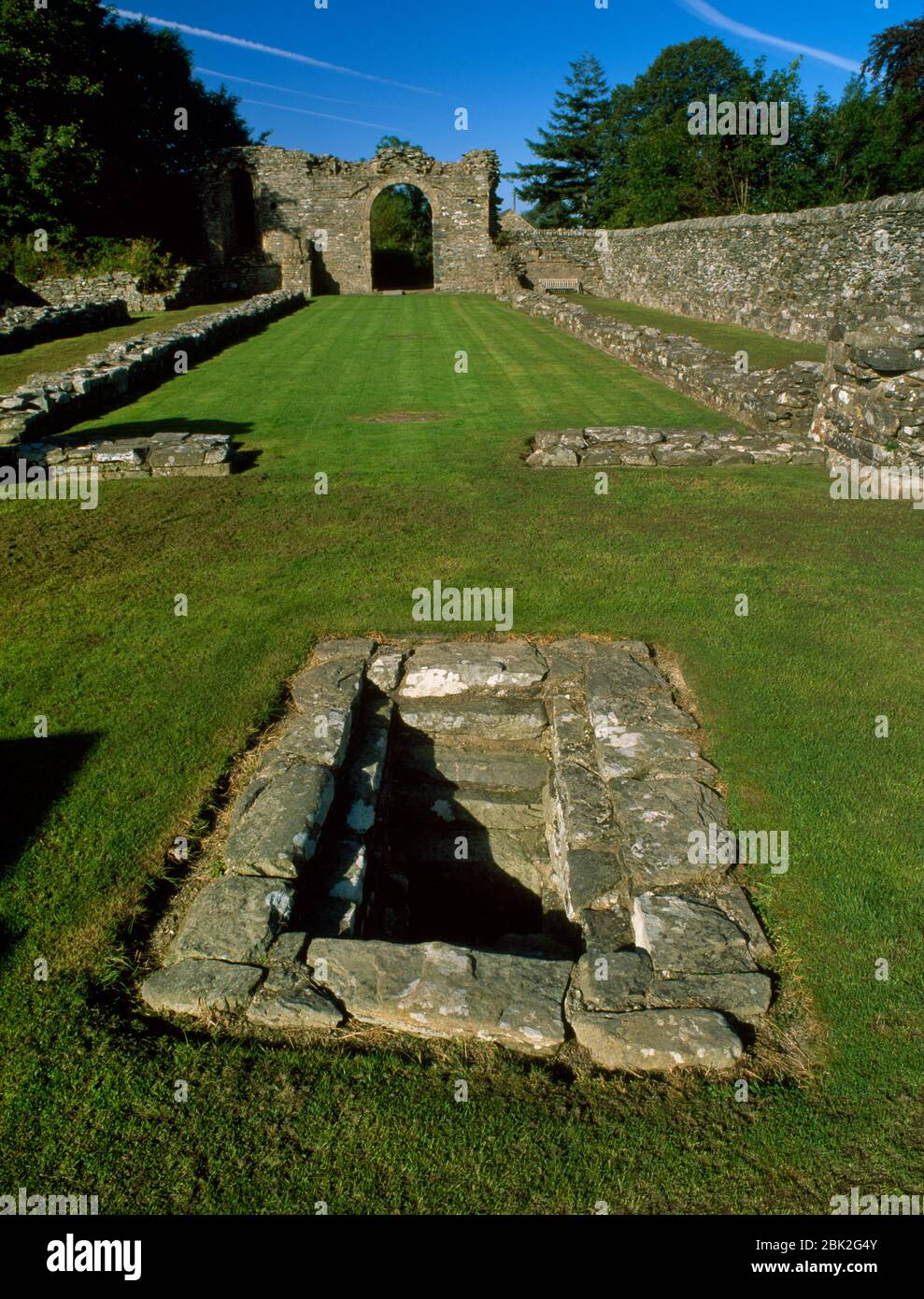 Stone lined basin hi-res stock photography and images - Alamy