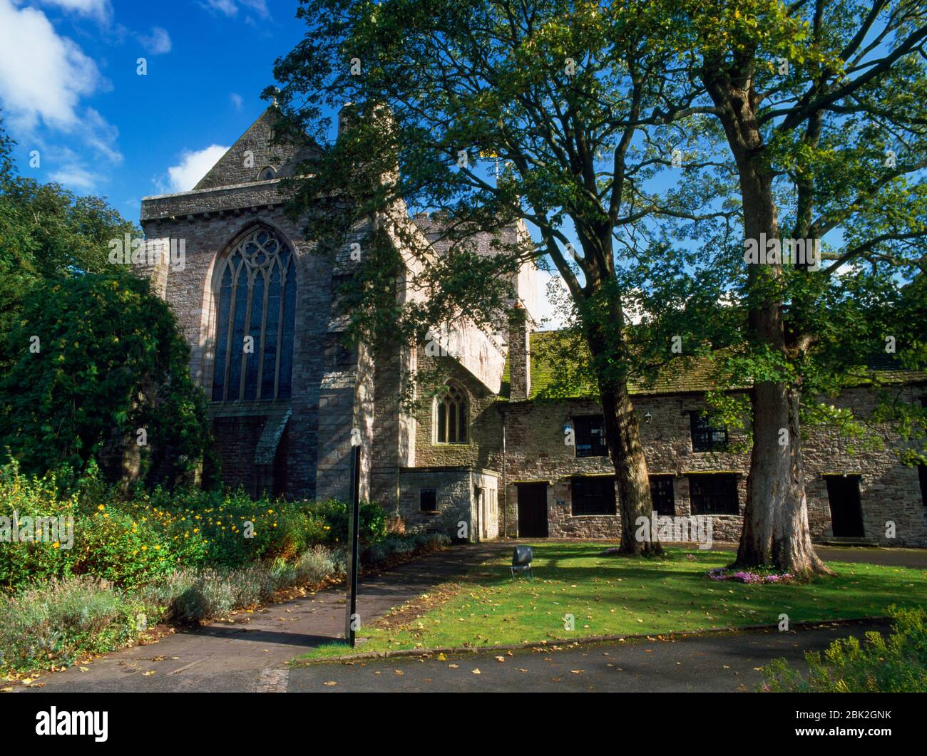 Brecon Cathedral Stock Photos & Brecon Cathedral Stock Images - Alamy