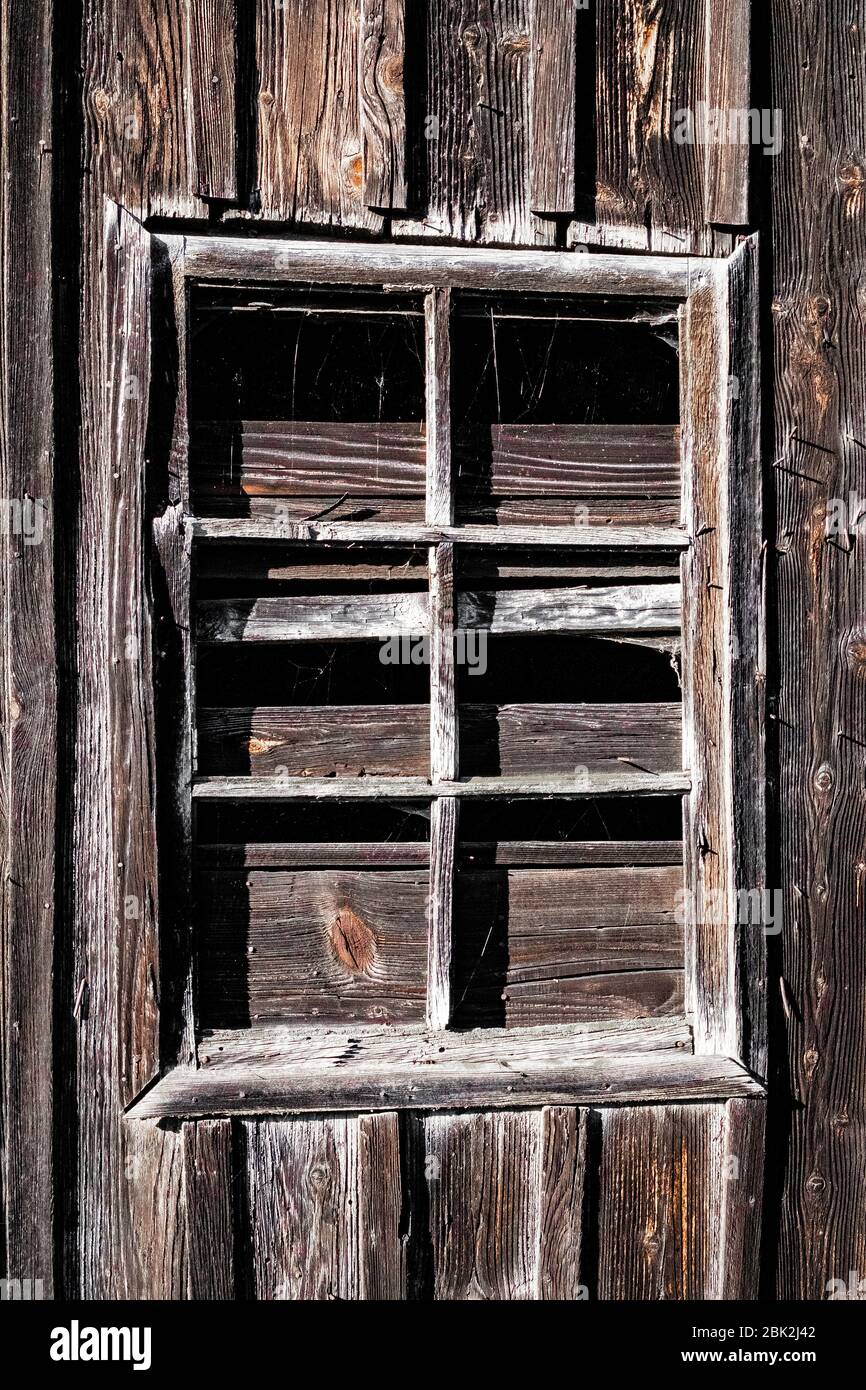 clapboard shack window Stock Photo - Alamy