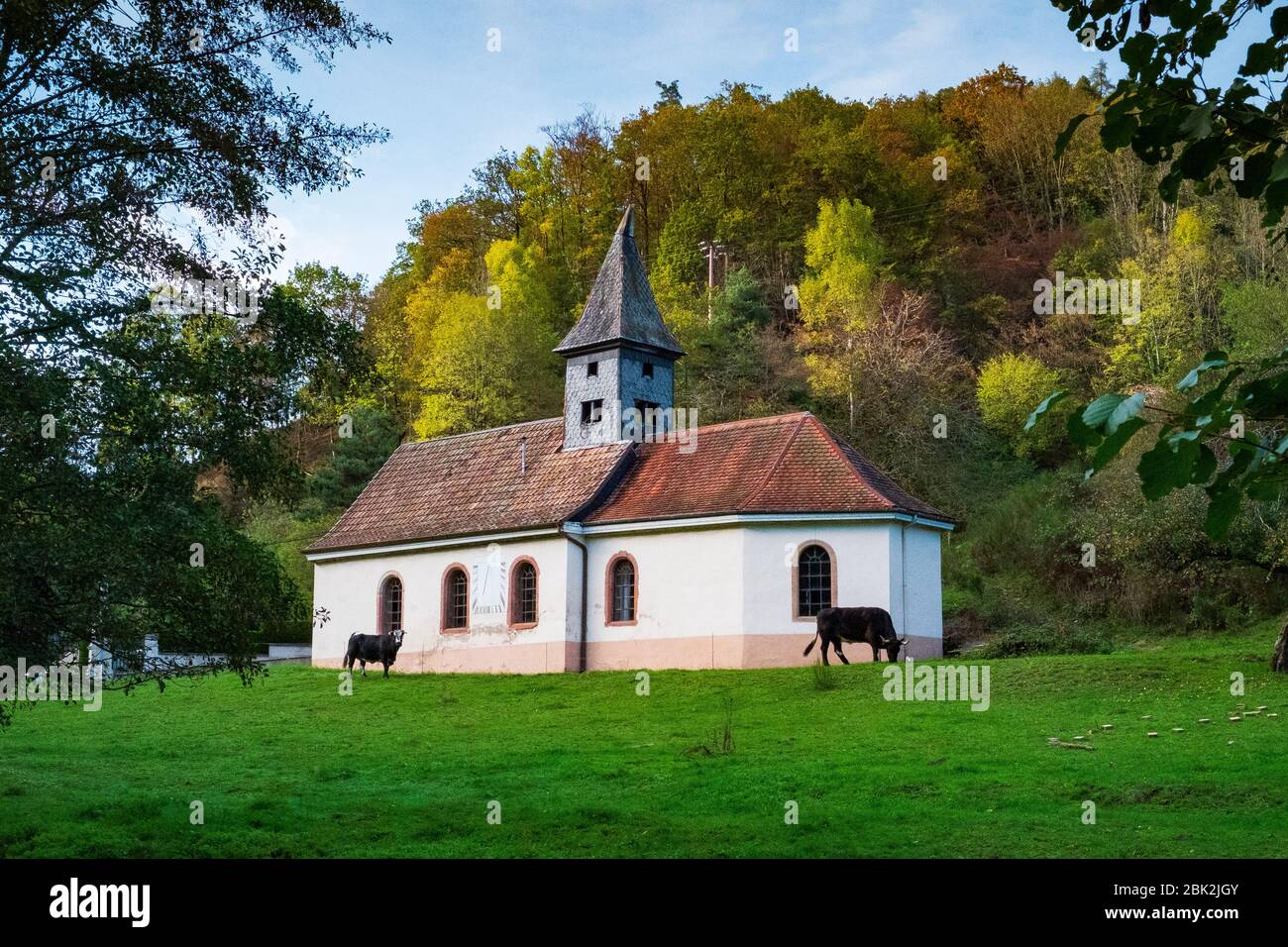 French countryside church hi-res stock photography and images - Alamy