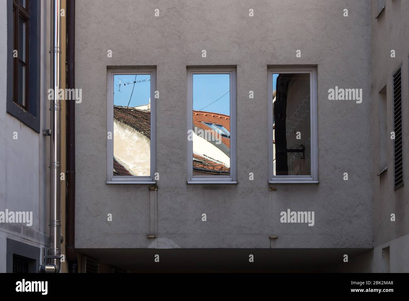 Silver roofs hi-res stock photography and images - Alamy