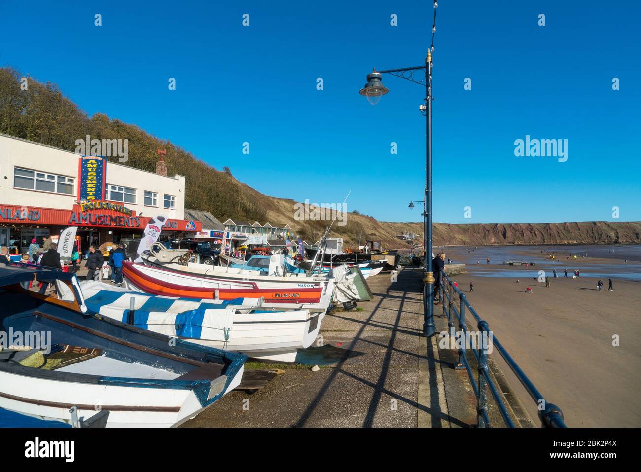 Filey Bay, promenade, boats, beach, autumn, North Yorkshire coast ...