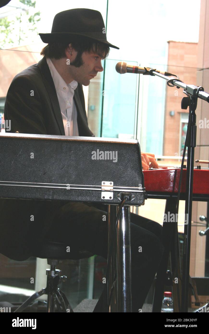 Sophie ellis richard jones feeling hi-res stock photography and images ...