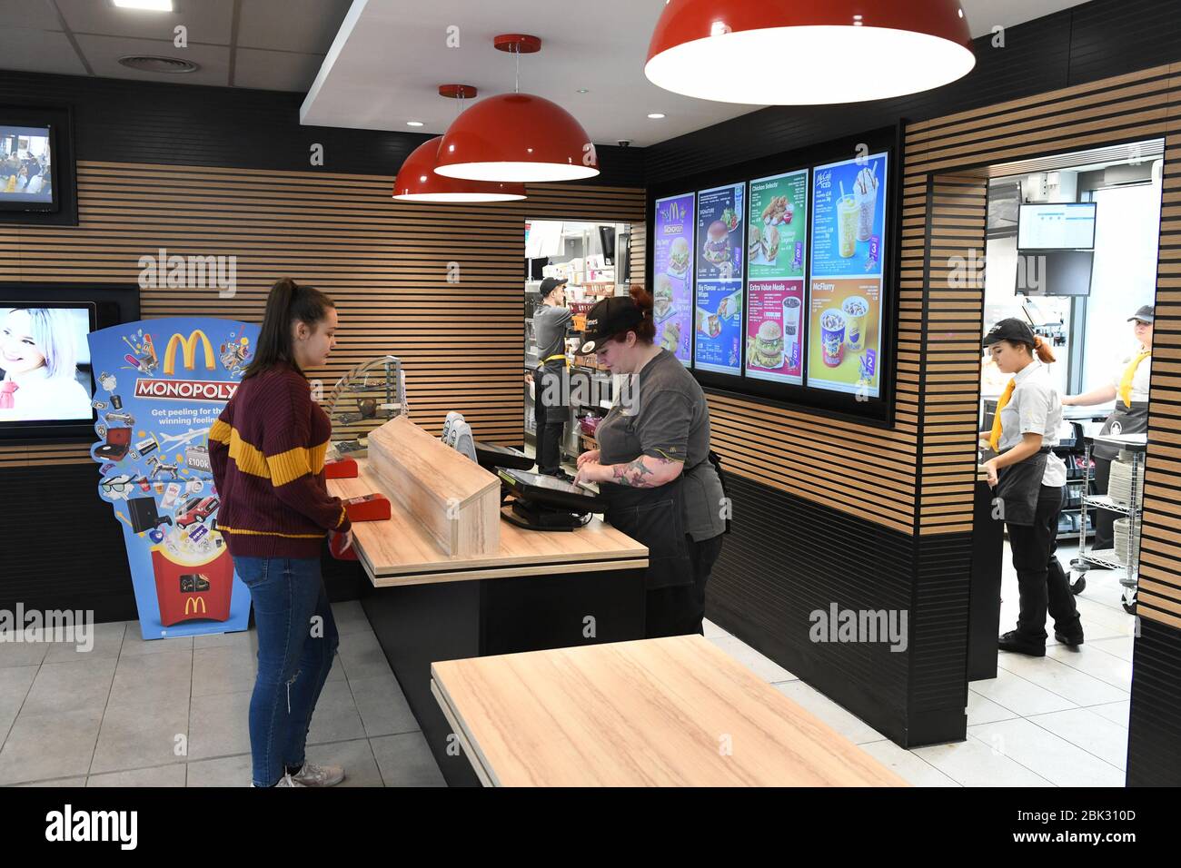 Mcdonalds fast food restaurant counter hi-res stock photography and ...