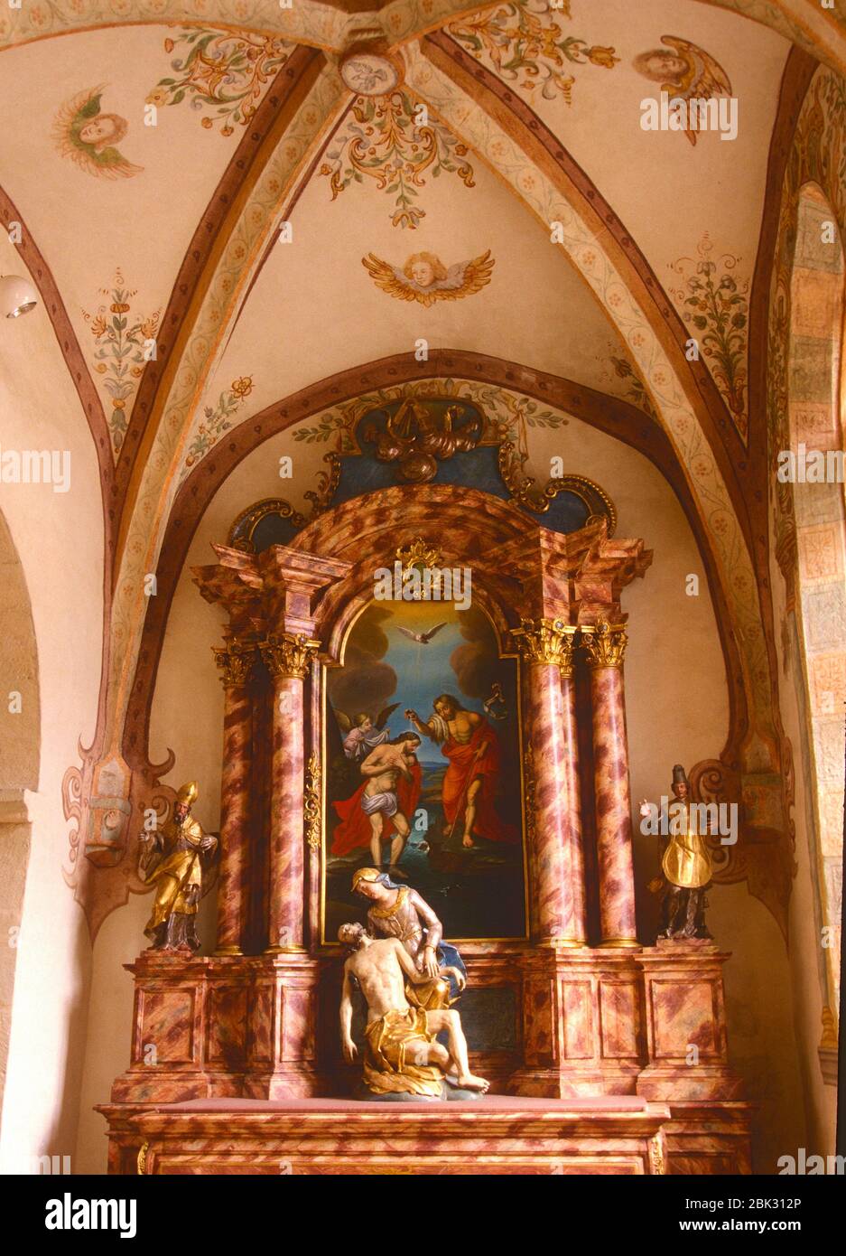 Side altar hi-res stock photography and images - Alamy