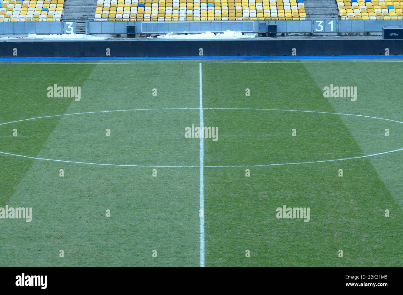 Empty soccer field hi-res stock photography and images - Alamy