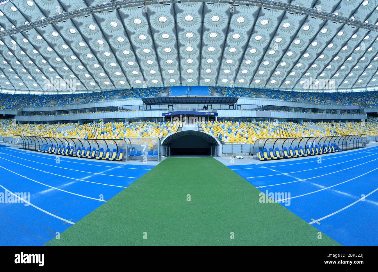 Tunnel stadium soccer hi-res stock photography and images - Alamy