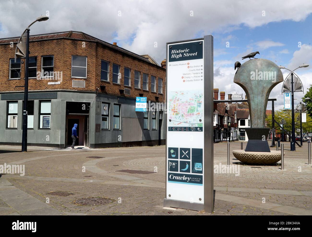 Crawley high street hi-res stock photography and images - Alamy