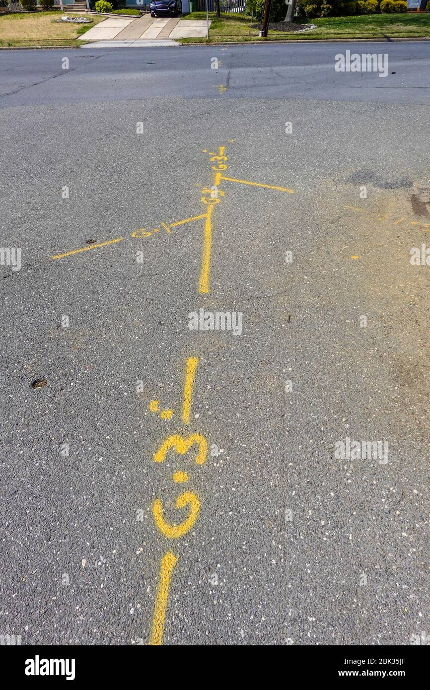 Utility road markings hi-res stock photography and images - Alamy
