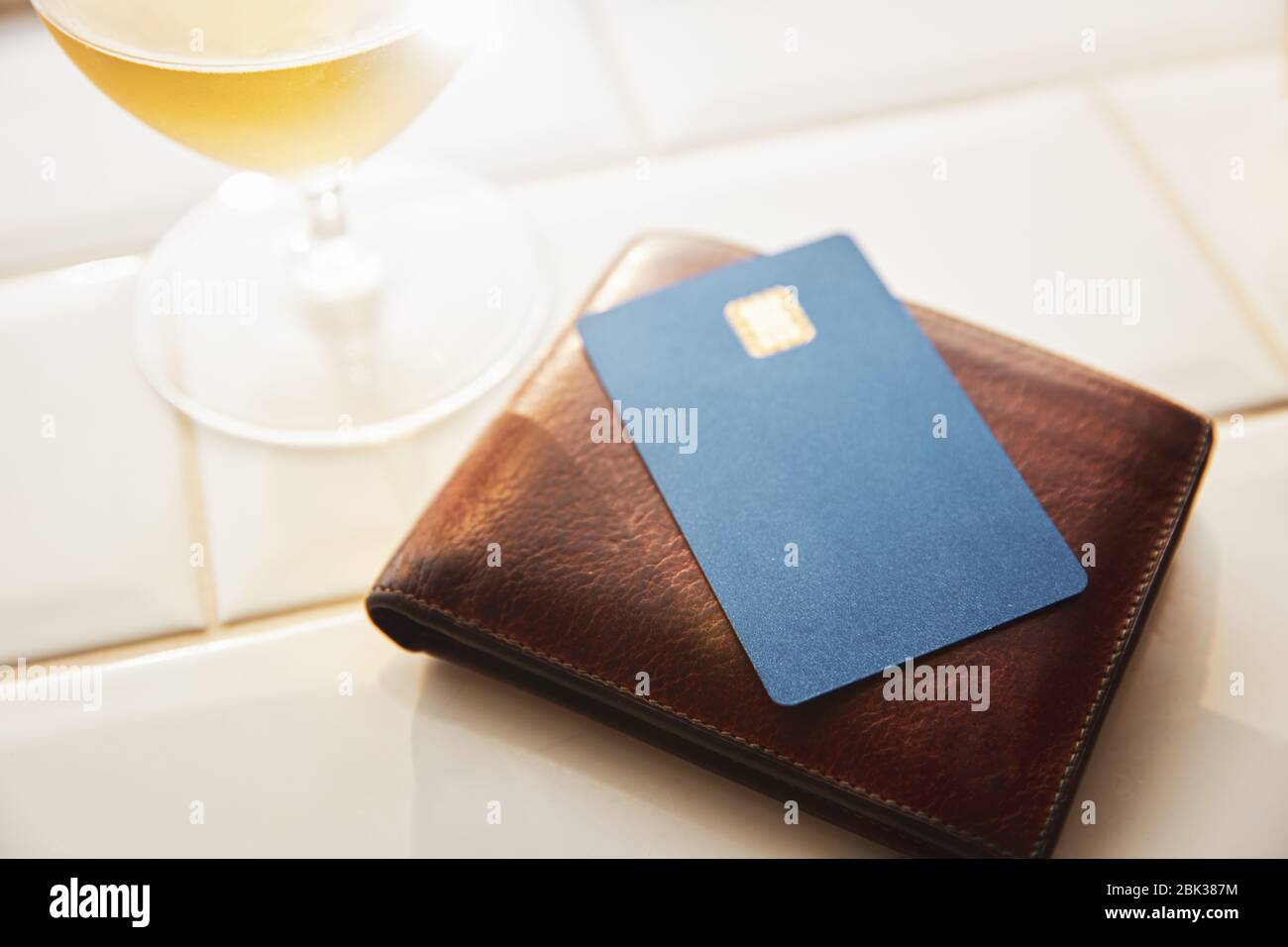 Contactless credit debit card hi-res stock photography and images - Alamy